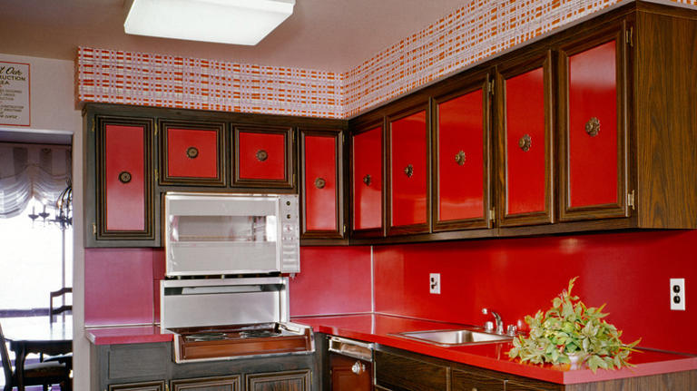 The Worst Aspects Of A Dated '70s Kitchen