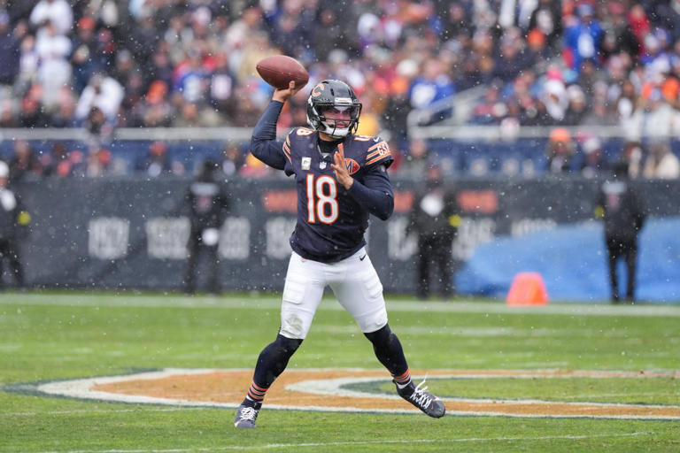 Giants completely fall apart after Jaxson Dart concussion in brutal loss to Bears