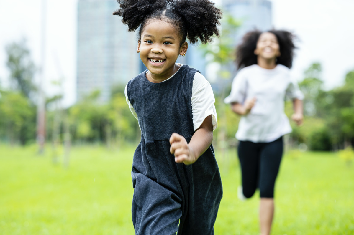 Youngest Children Often Develop These 7 Traits as Adults, According to ...