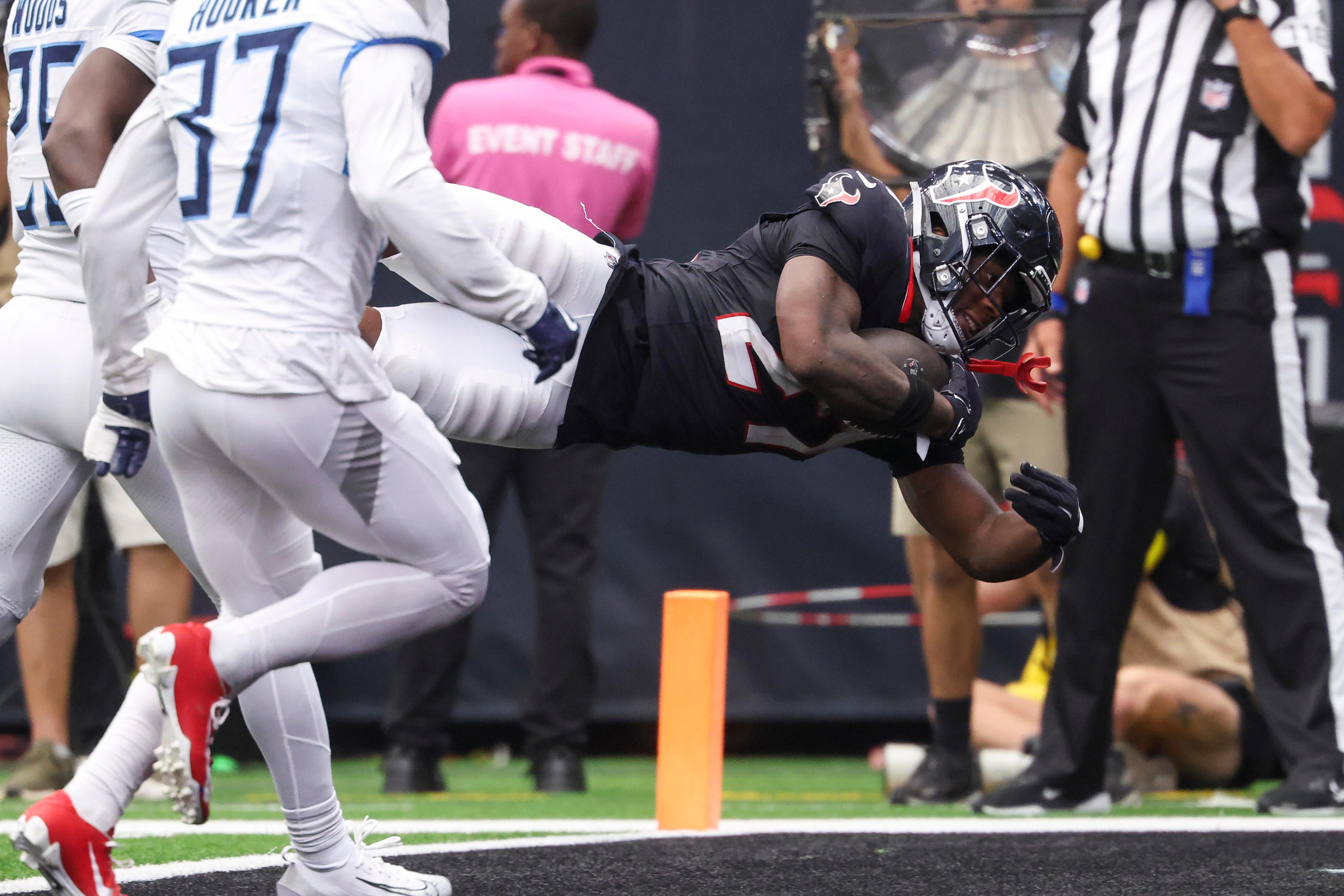 WATCH: Texans rookie RB Woody Marks punches in TD vs. Jags before halftime