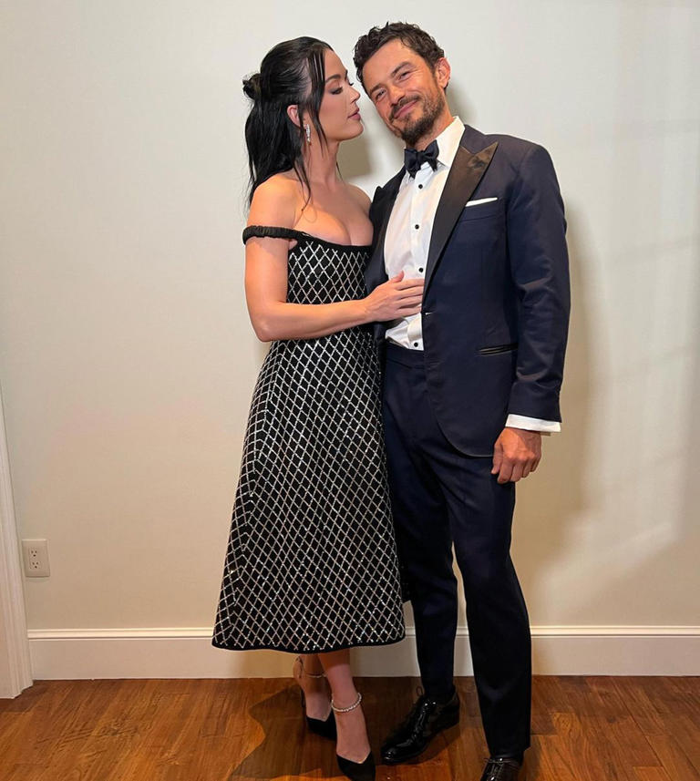 Actress Rachel Lynn Matthews dresses as astronaut Katy Perry in Halloween photo with Orlando Bloom