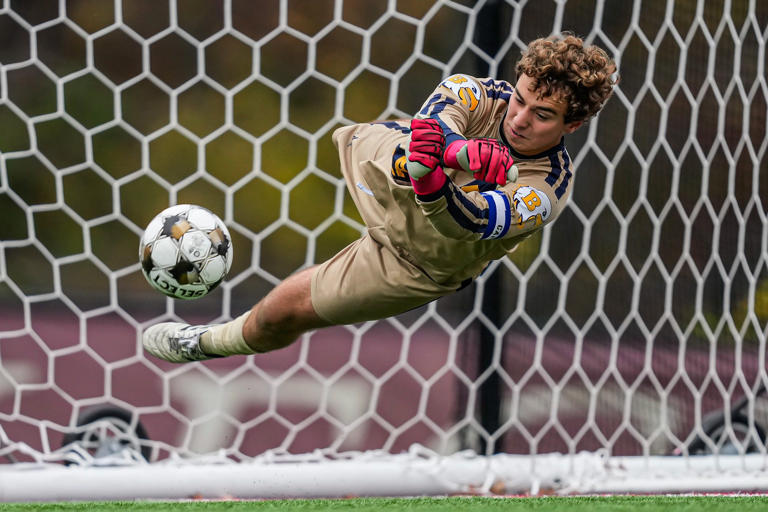 Barrington 'on top of the world' after winning boys soccer state ...