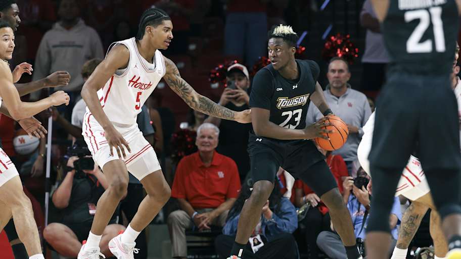 Why This Houston Freshman Was Best Player on the Floor in Win vs. Towson