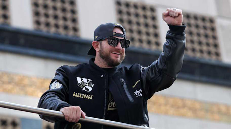 Dodgers' Max Muncy Has Hilarious Response to Viral Freddie Freeman Worm ...