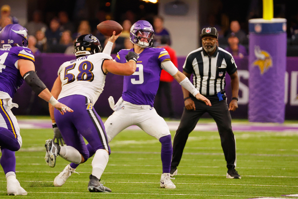 Vikings flagged for 8 false starts in loss to Ravens. McCarthy takes ...