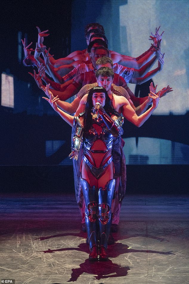 Katy Perry storms the stage for her Lifetimes Tour after Orlando Bloom ...