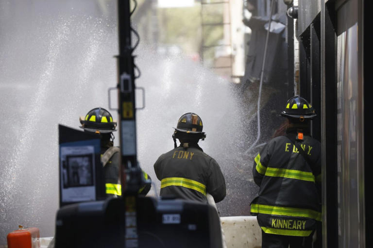 Veteran NYC firefighter dies of cardiac arrest battling Brooklyn blaze