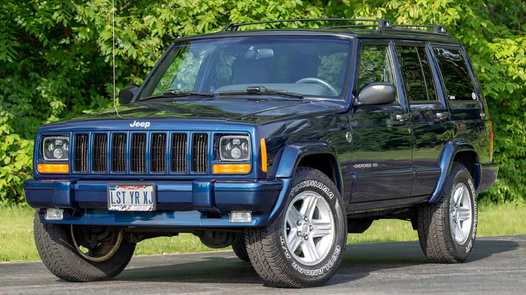 10 Most Reliable Manual Transmission SUVs For $20,000