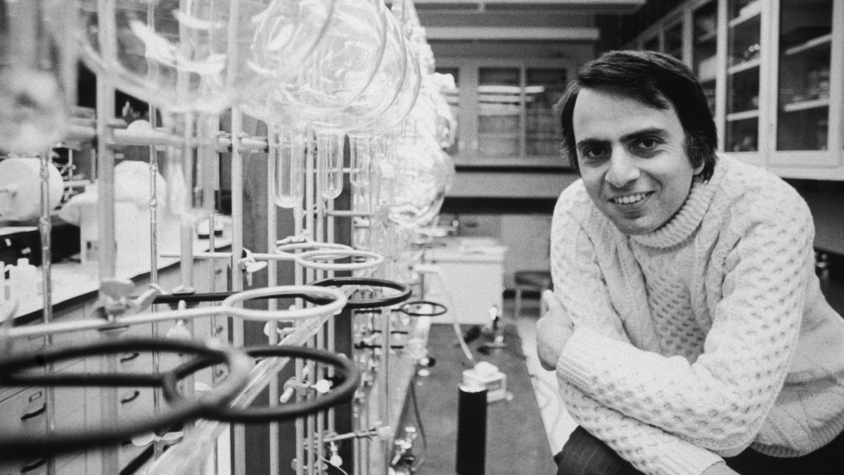 Pale blue dot: How Carl Sagan turned a single image into humanity's ...