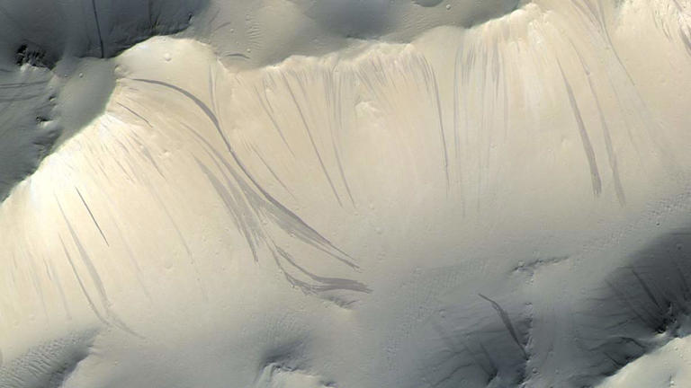 New evidence shows Mars was once a 'blue planet' covered by a massive ocean