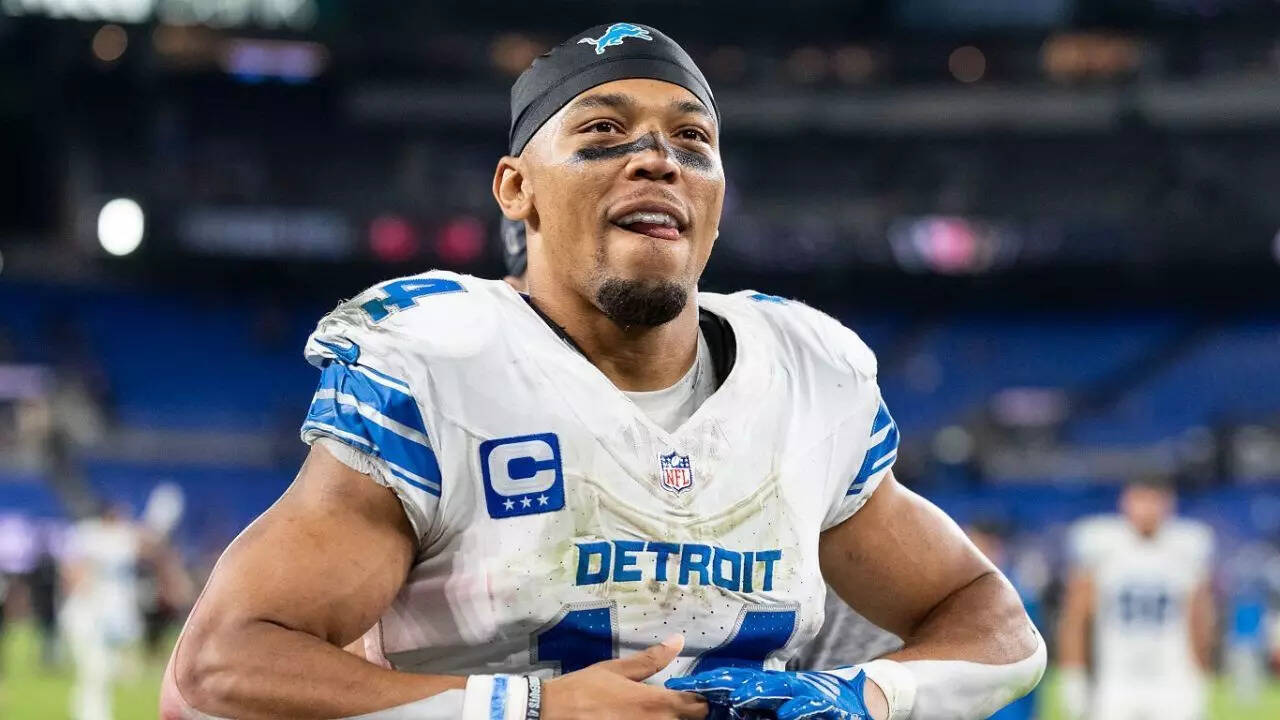 Amon-Ra St. Brown injury update: Daron Payne punch forces Lions star ...