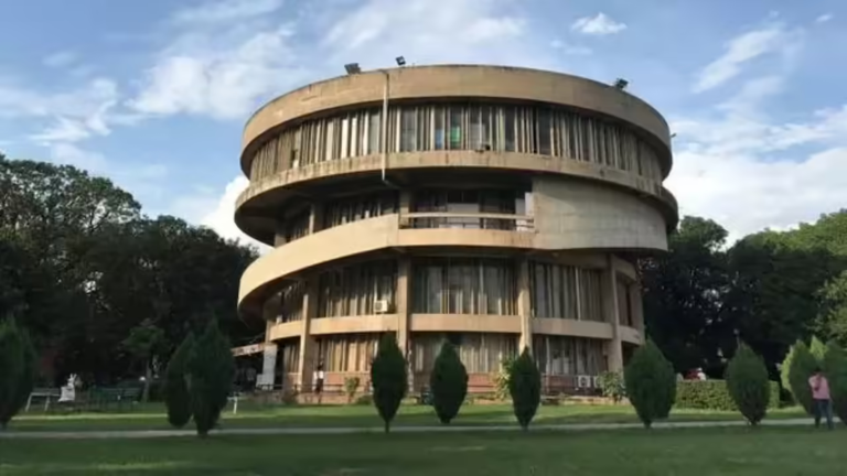 ‘Raj Karega Khalsa’: Protesters breach gate at Panjab University; MP ...
