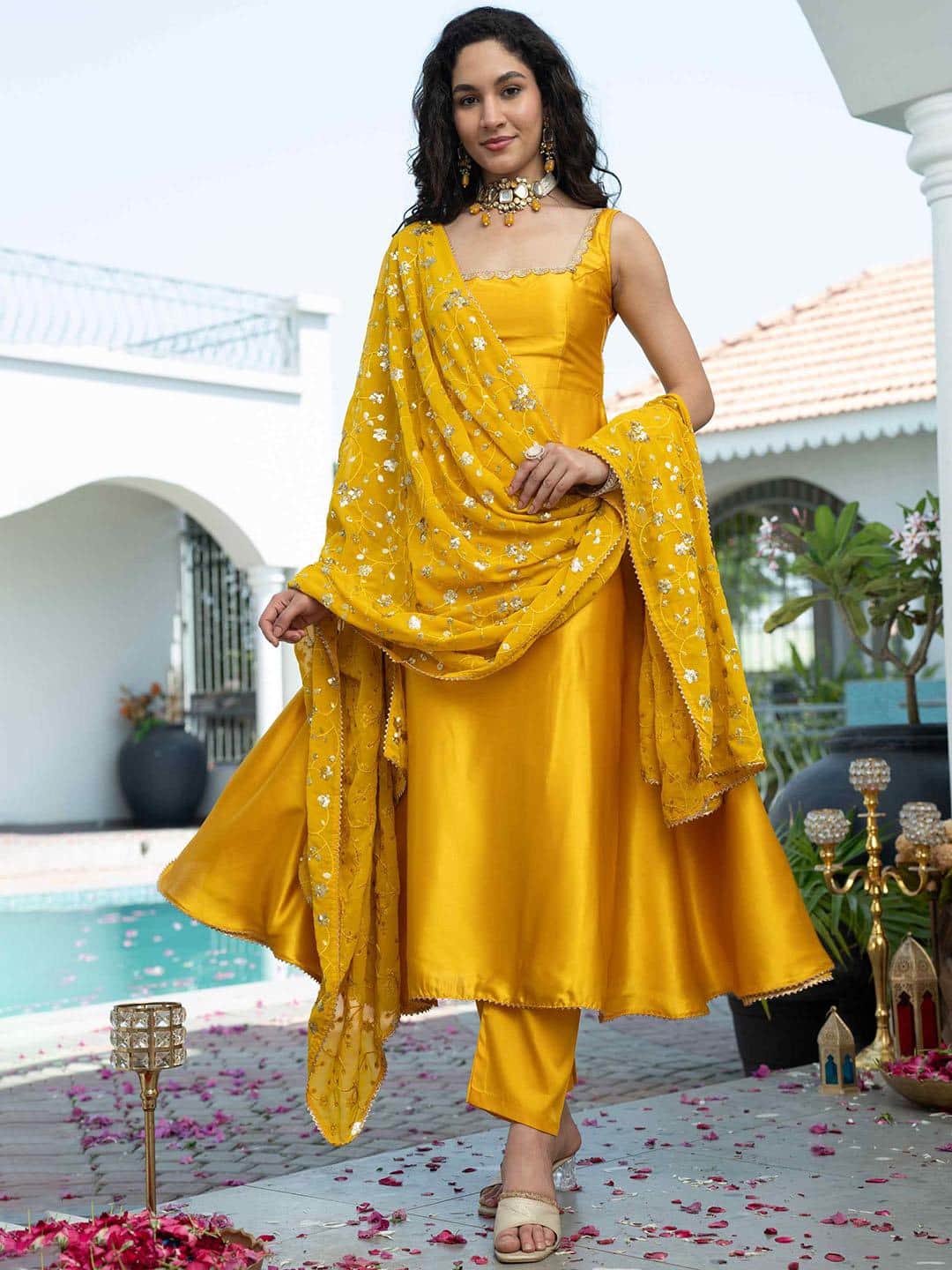 Anarkali Kurta Sets for a Grand Wedding Look on Myntra