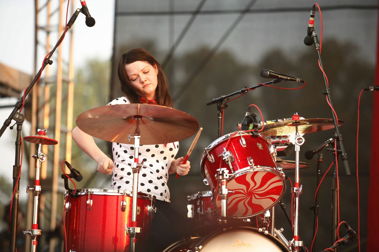 The White Stripes' Meg White Noticeably Absent from Hall of Fame ...