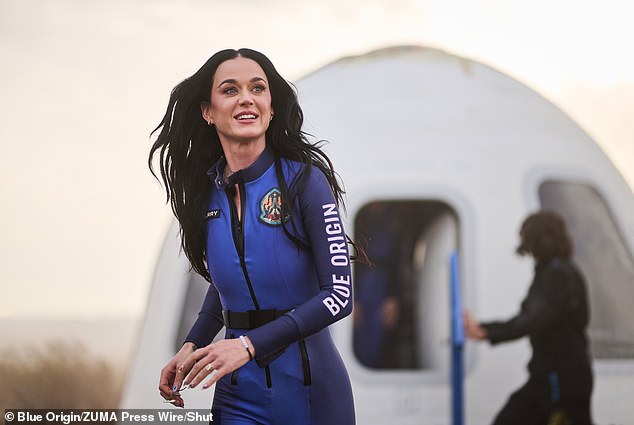 Katy Perry storms the stage for her Lifetimes Tour after Orlando Bloom ...