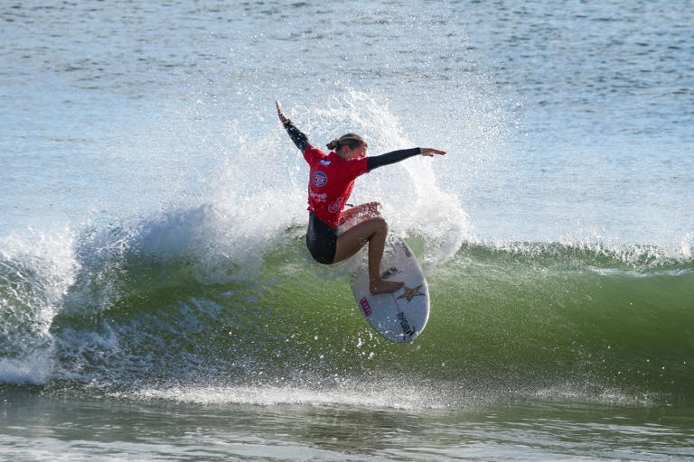Here's your 3-time Super Girl Surf Pro champ, this year winning in ...