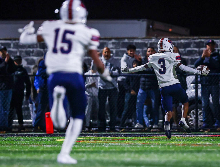 Easton football puts away Liberty, sets up blockbuster District 11 ...