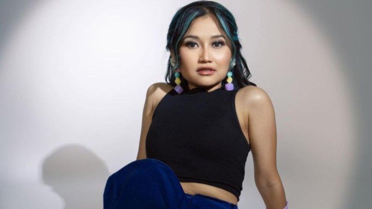 Belum Sah Cerai,Sabrina Chairunnisa Malah Jodohkan Deddy Corbuzier ...