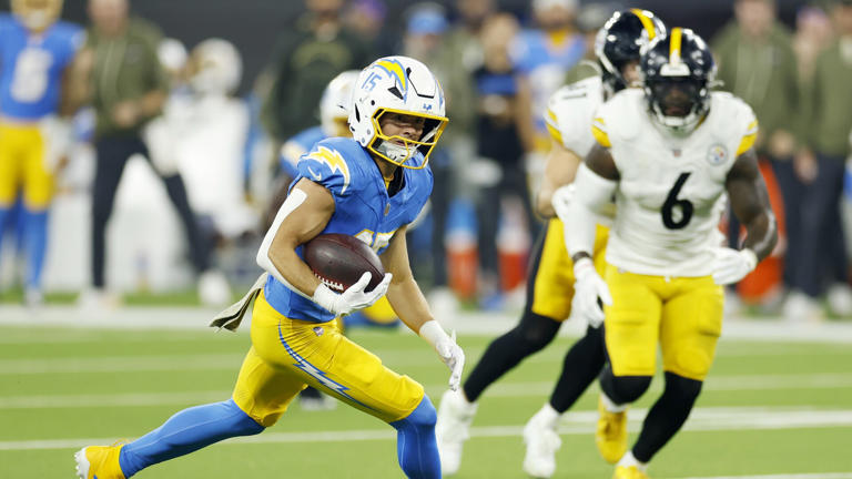 Sunday Night Football: Chargers score TD after Aaron Rodgers pick, lead ...
