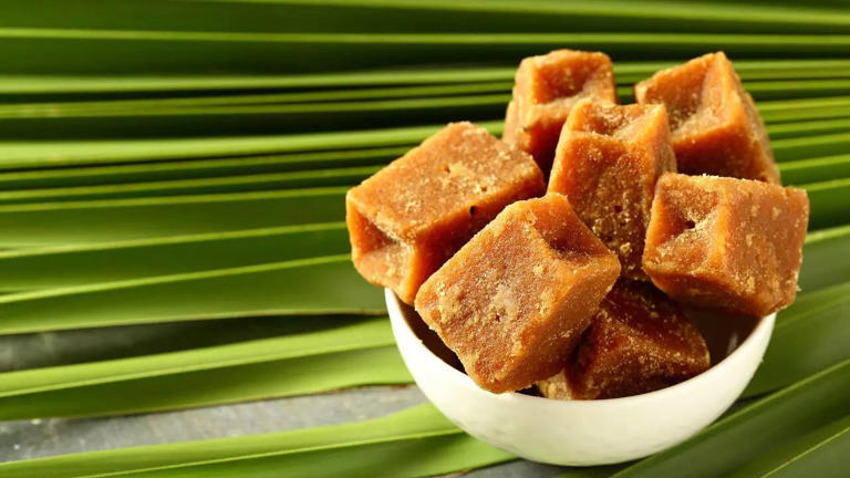 What happens to your body when you switch from sugar to jaggery