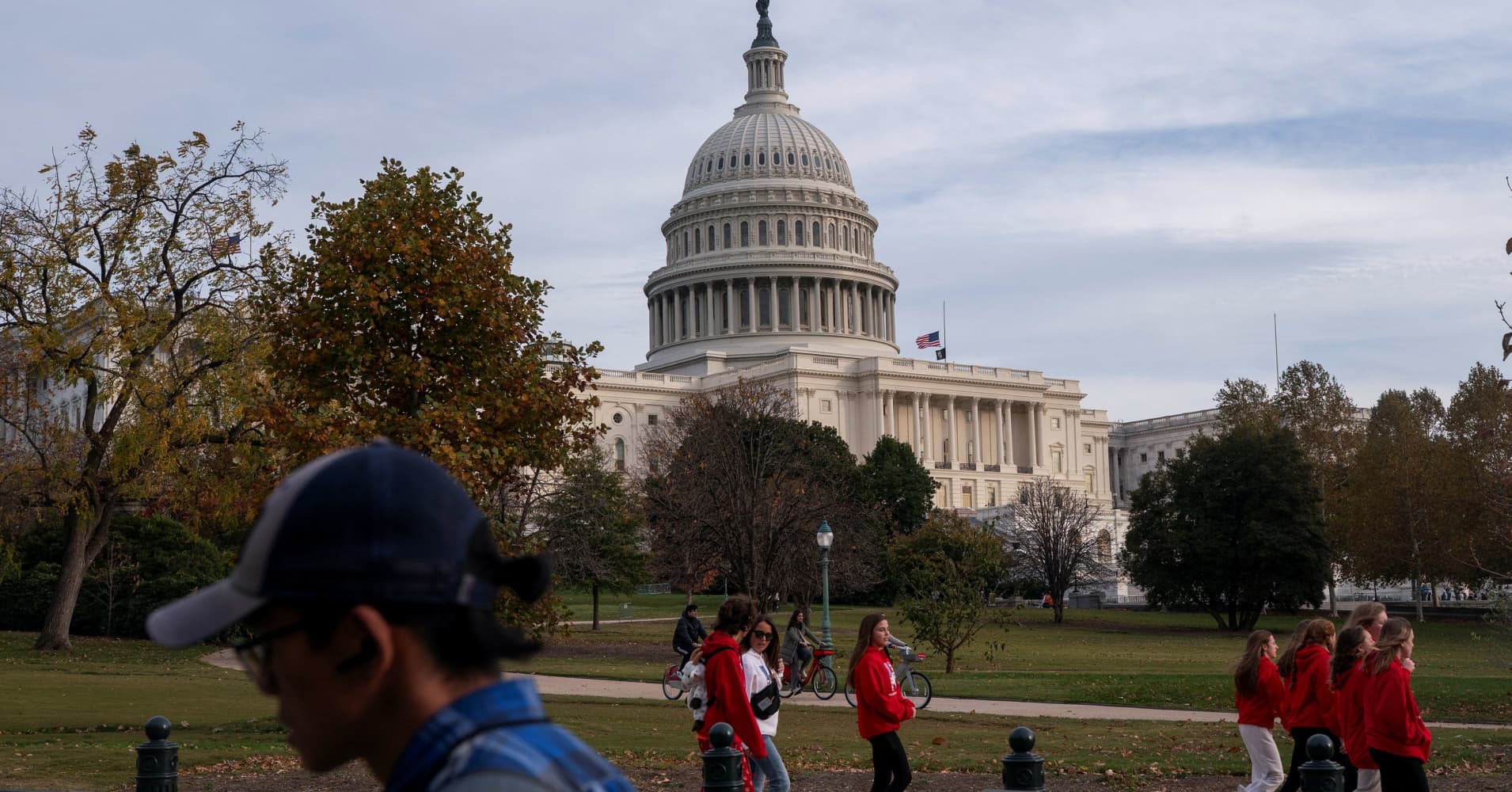 Government shutdown update, the market's rough week, PitchBook's AI tool and more in Morning Squawk