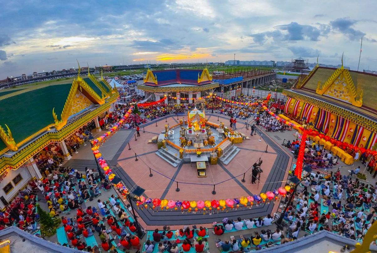 Setahun Si Mian Fo di Riverwalk Island PIK: Merawat Kebajikan ...