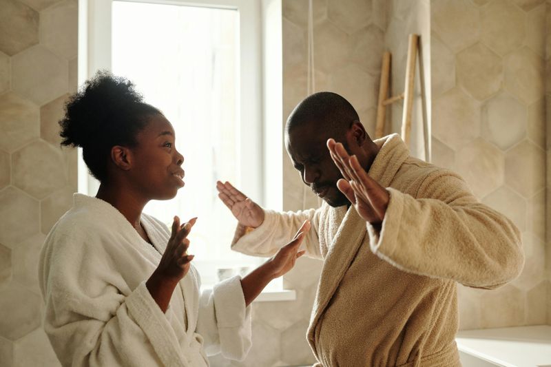11 Things Narcissists Say to Test Your Boundaries Early On