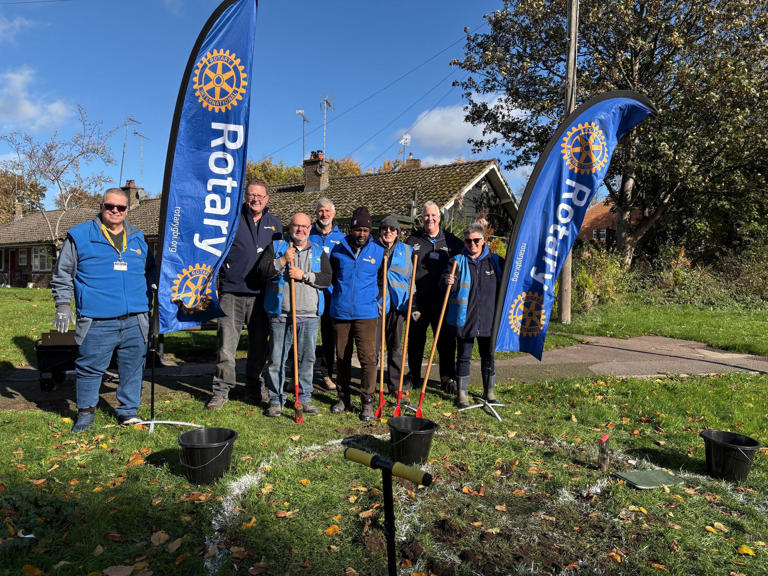 Dunstable In Bloom community planting