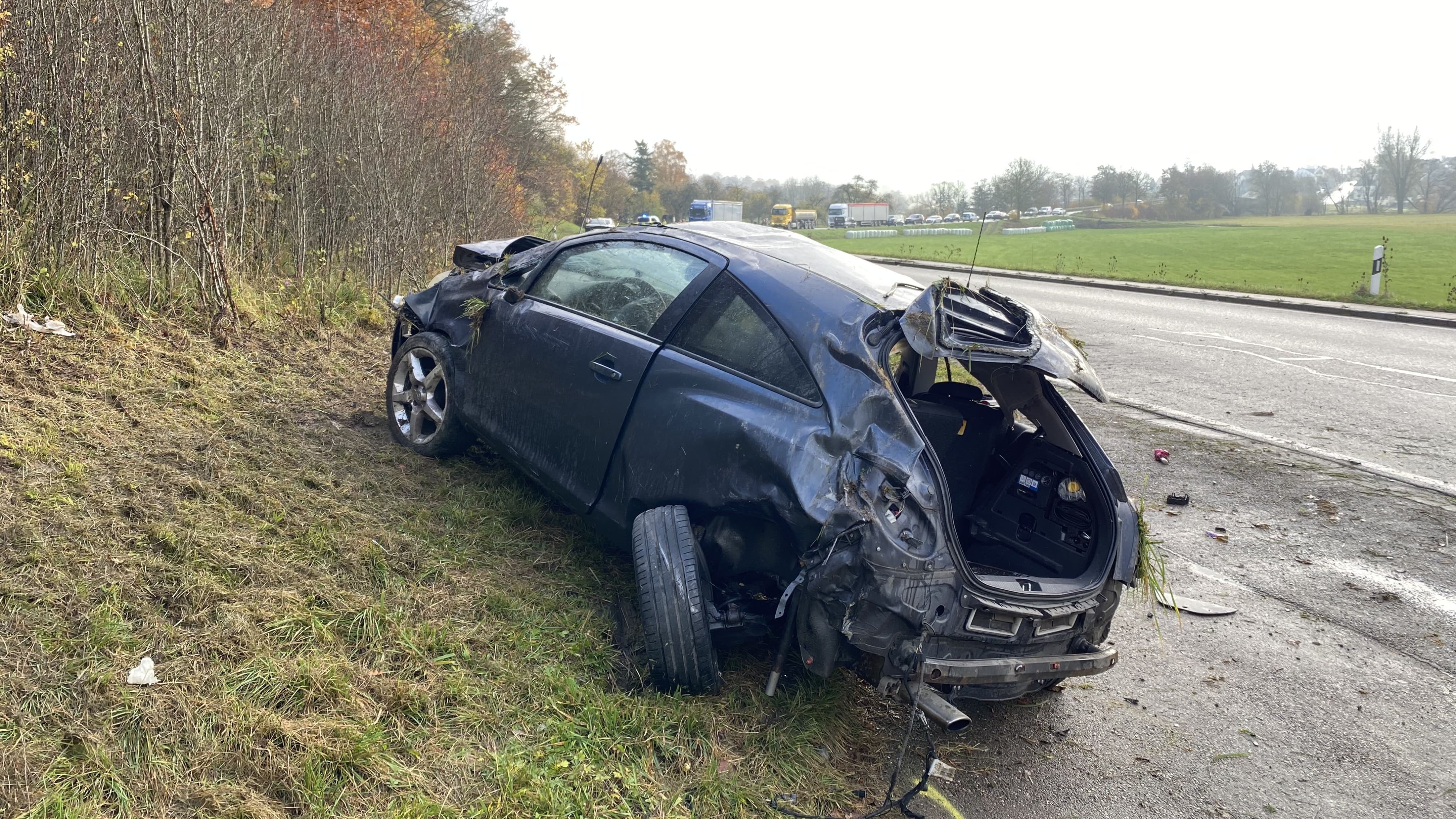 Unfall auf B19 bei Gaildorf: Auto überschlägt sich zwischen Ottendorf ...