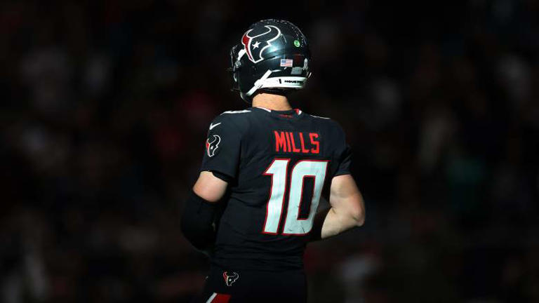 Davis Mills Delivers Fitting Message After Texans Take Down Titans