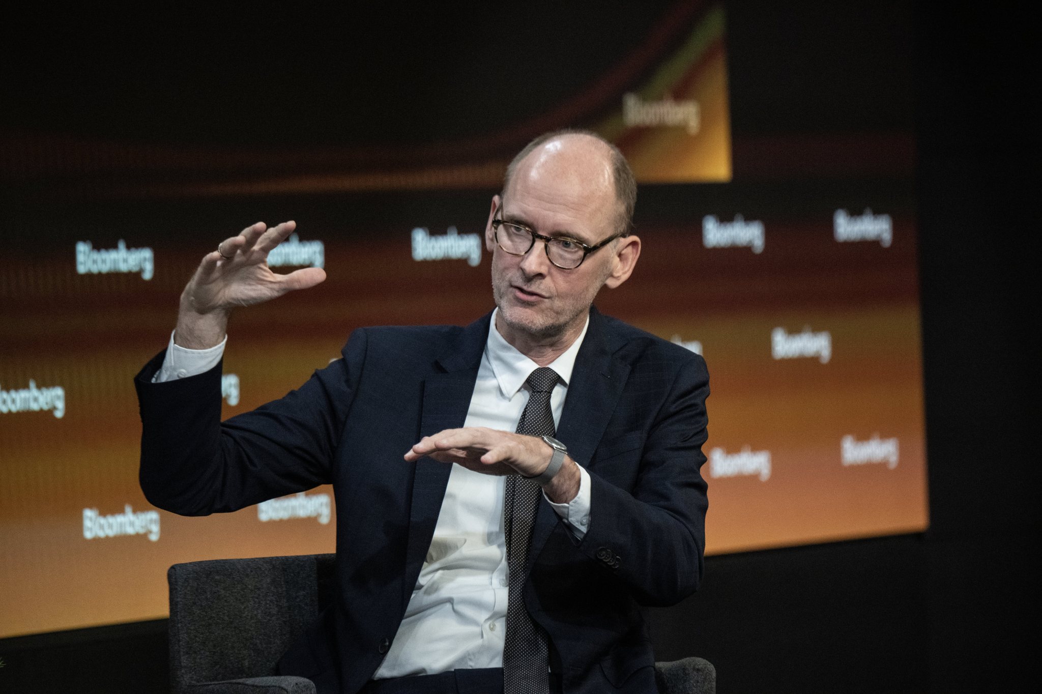 The S&P 500 is also in a K-shaped economy, says Apollo, with a widening ...