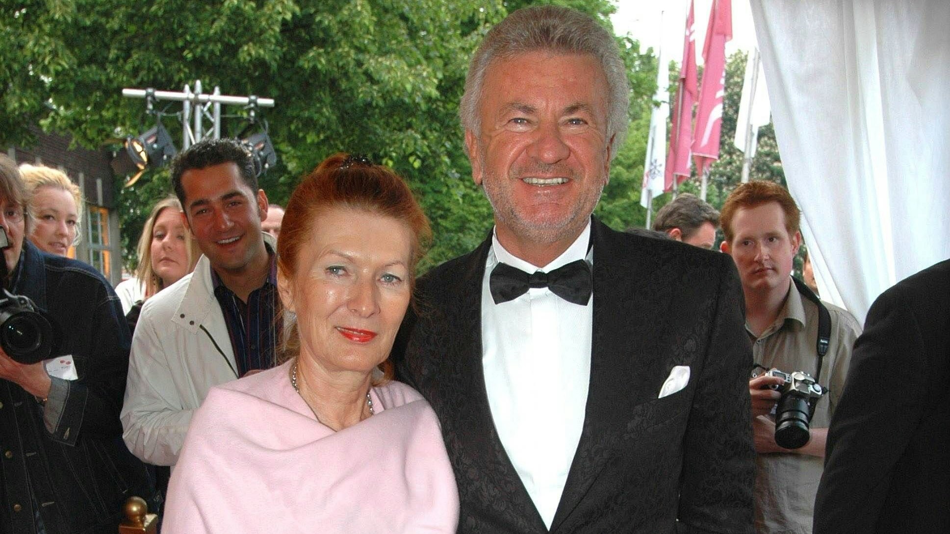Ex-Schumacher-Manager wirft Ehefrau aus Villa