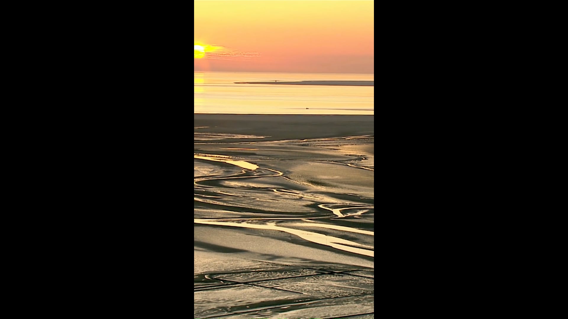 Phare de Westerheversand : vues aériennes par drone de ce monument ...