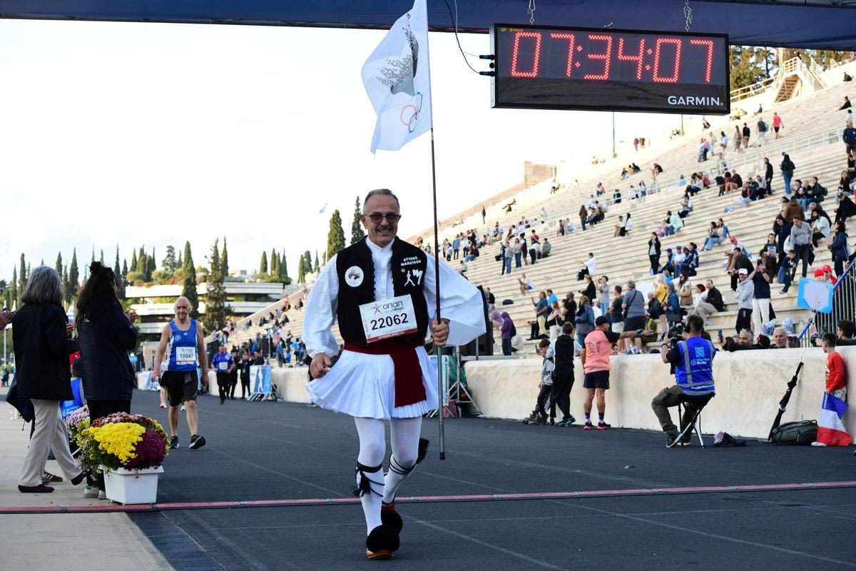 Ο 42ος Αυθεντικός Μαραθώνιος Αθήνας μέσα από 25 συγκλονιστικές φωτογραφίες