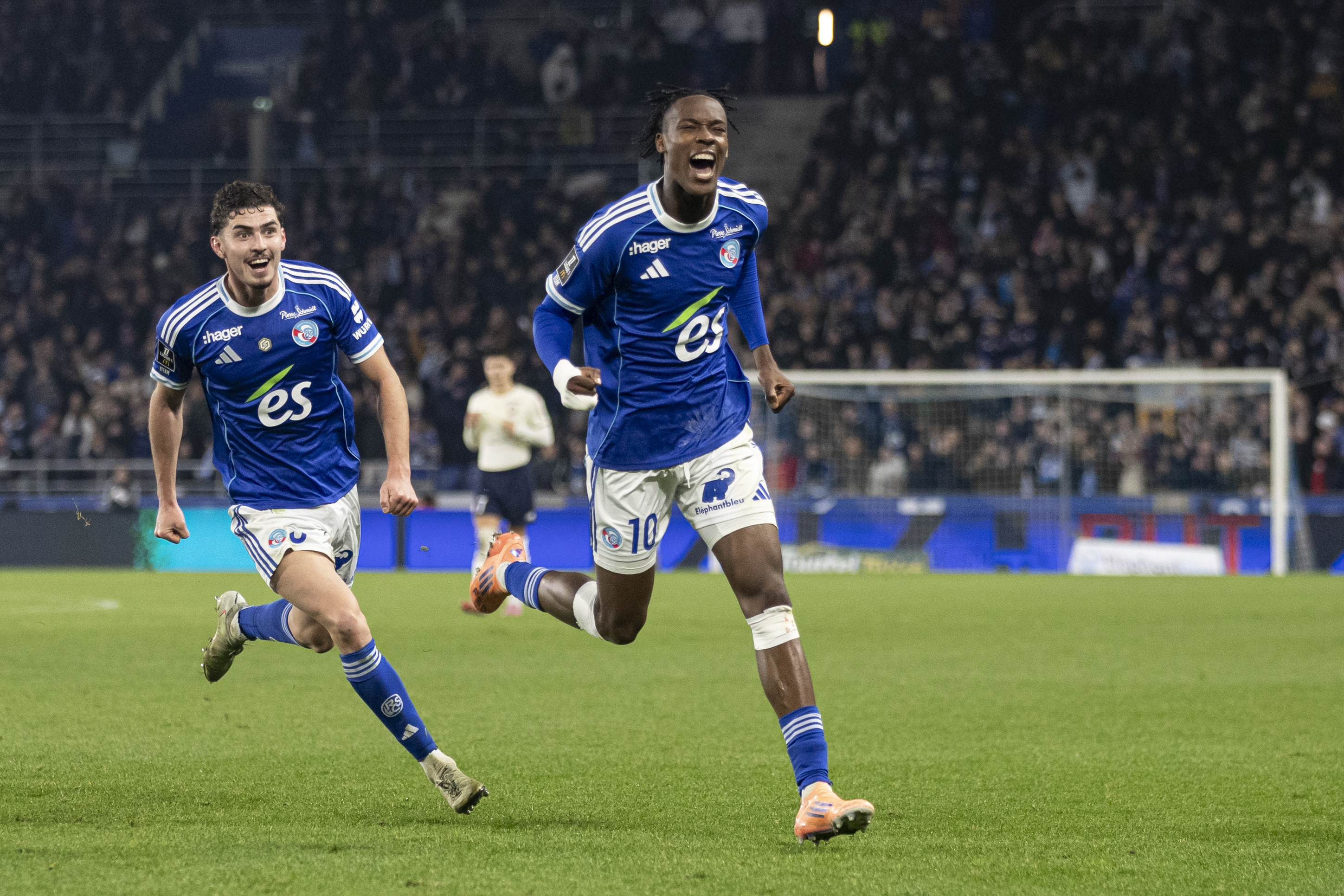 Emegha zag 'een hoop onzin' op social media: 'Laat ze maar praten'