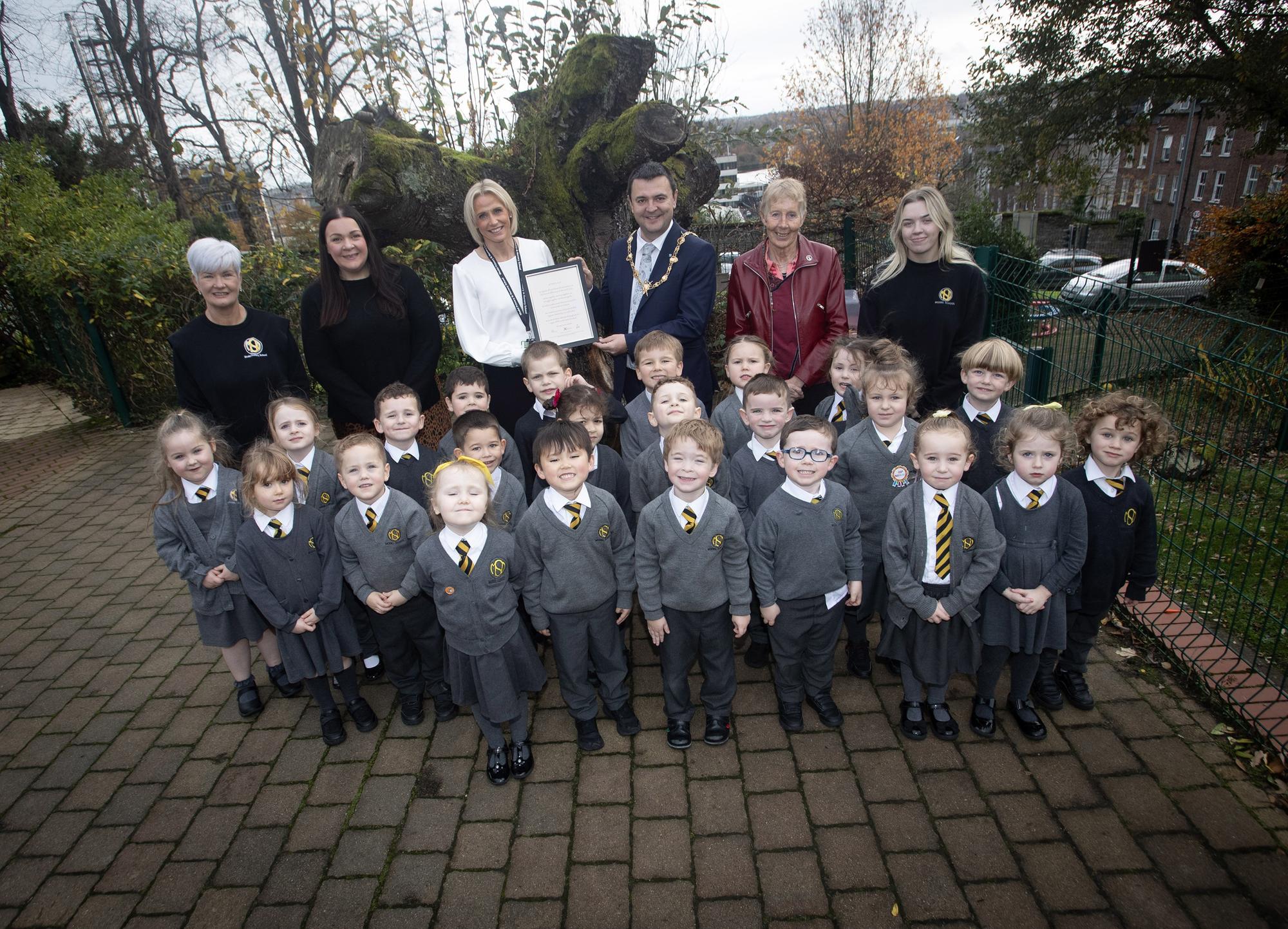 Mayor delivers Anti-Racism Charter to Model Primary School in Derry