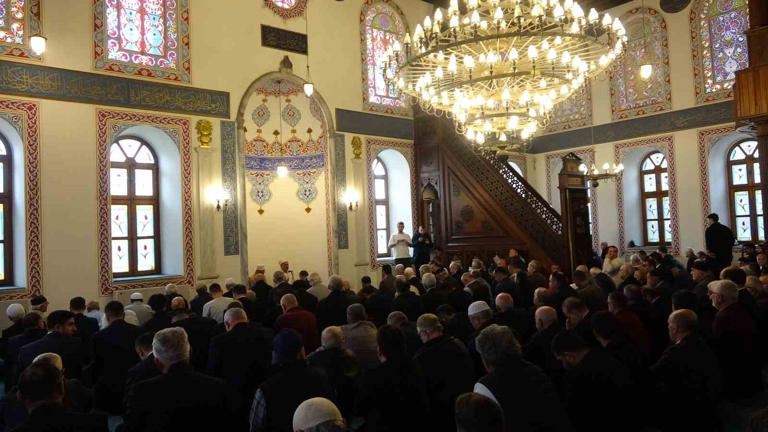 Kocaeli Valisi Aktaş, Atatürk’ün ölümünün 87. yılı için okutulan ...