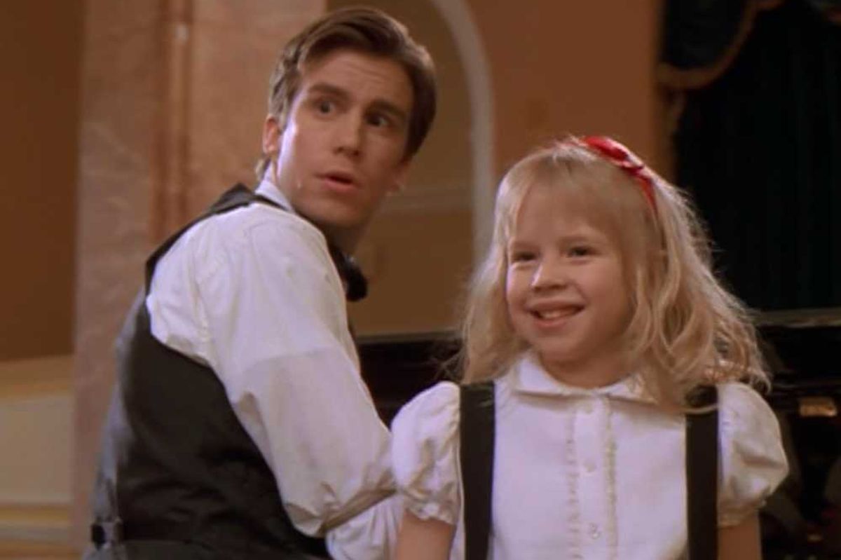 A Brand New 'Eloise' Movie Is Coming To Netflix From The 'Gilmore Girls ...