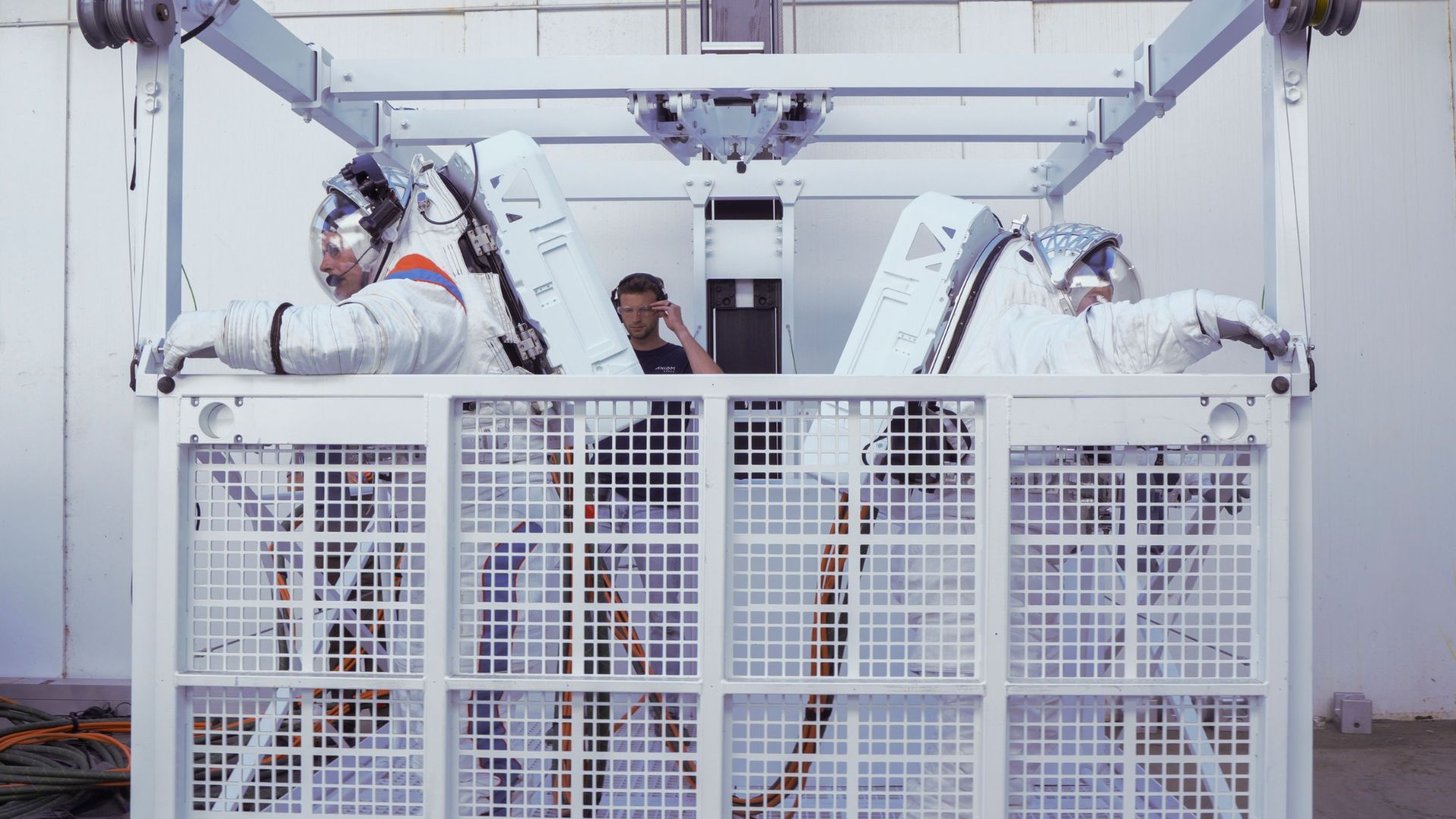 Photos: SpaceX unveils simpler Starship lander to land US astronauts on ...