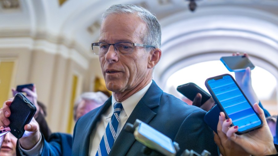 Senate votes to advance proposal to end 40-day government shutdown