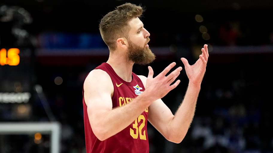 Jaylon Tyson is playing Dean Wade right off of the Cavaliers