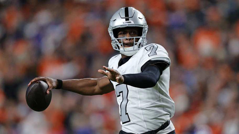 Raiders QB Geno Smith Praises Up-and-Coming Lineman
