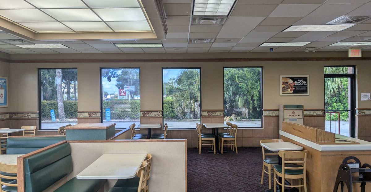 Wendy’s to Close 300 Stores in Biggest U.S. Fast Food Cutback – Thousands Face Layoffs