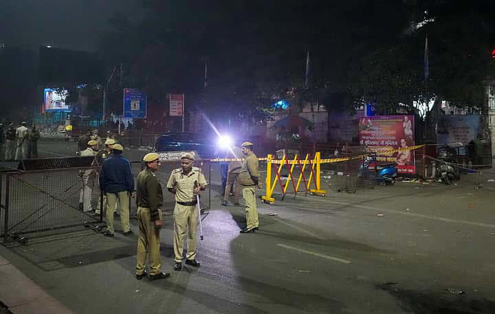 Delhi Blast Updates: 8 Killed In Explosion Near Red Fort; Amit Shah ...