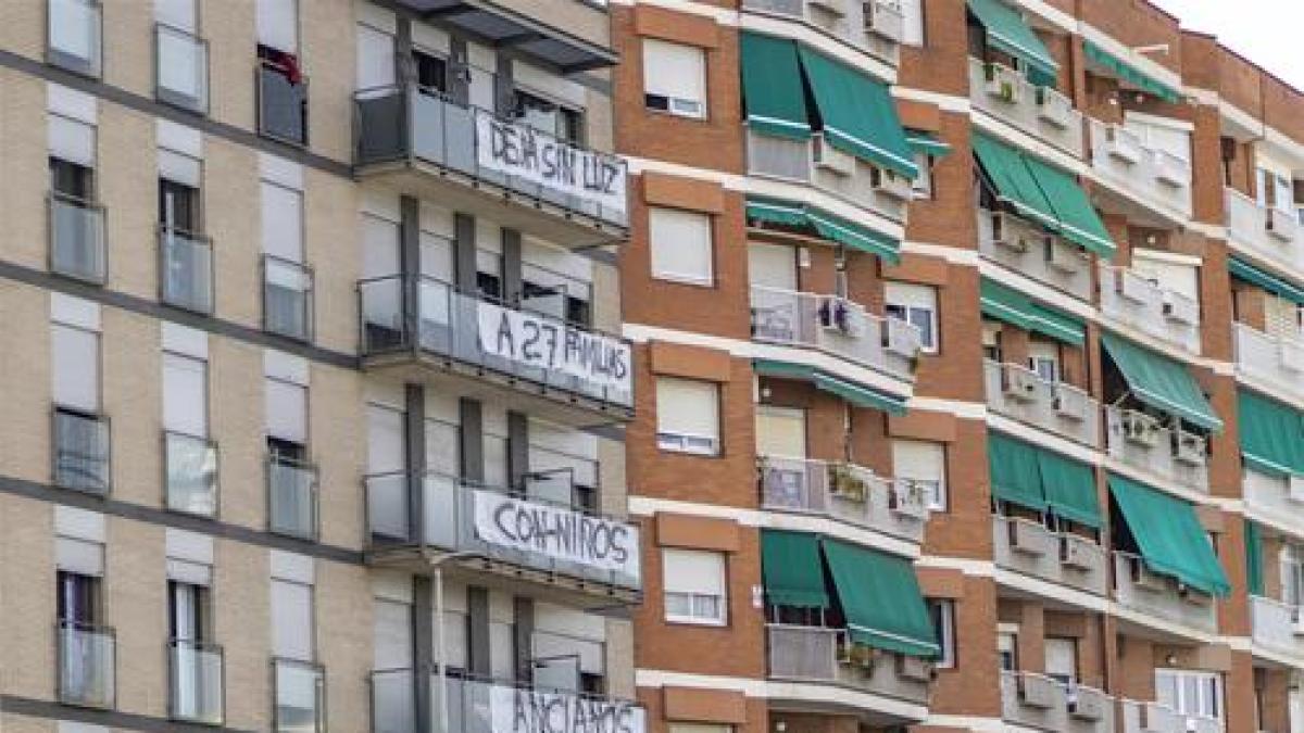 A juicio 27 familias de Sabadell tras una década okupando: defienden ...