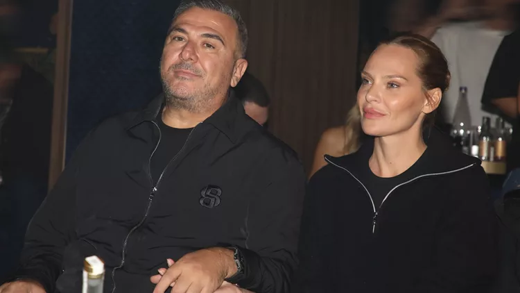Αντώνης Ρέμος - Υβόννη Μπόσνιακ | Τα τρυφερά στιγμιότυπα από τη βραδινή ...