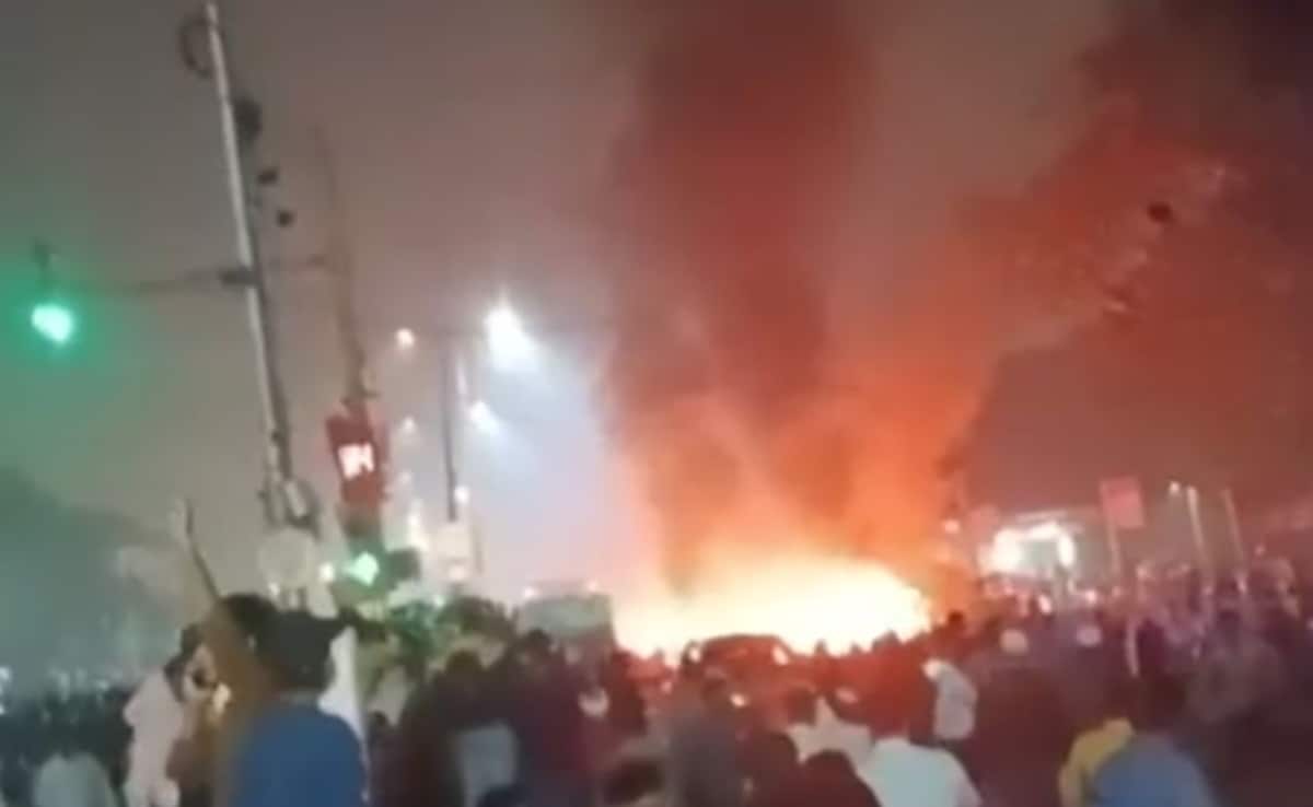 Red Fort Blast Live: 9 Dead After Explosion In Car Near Red Fort In ...