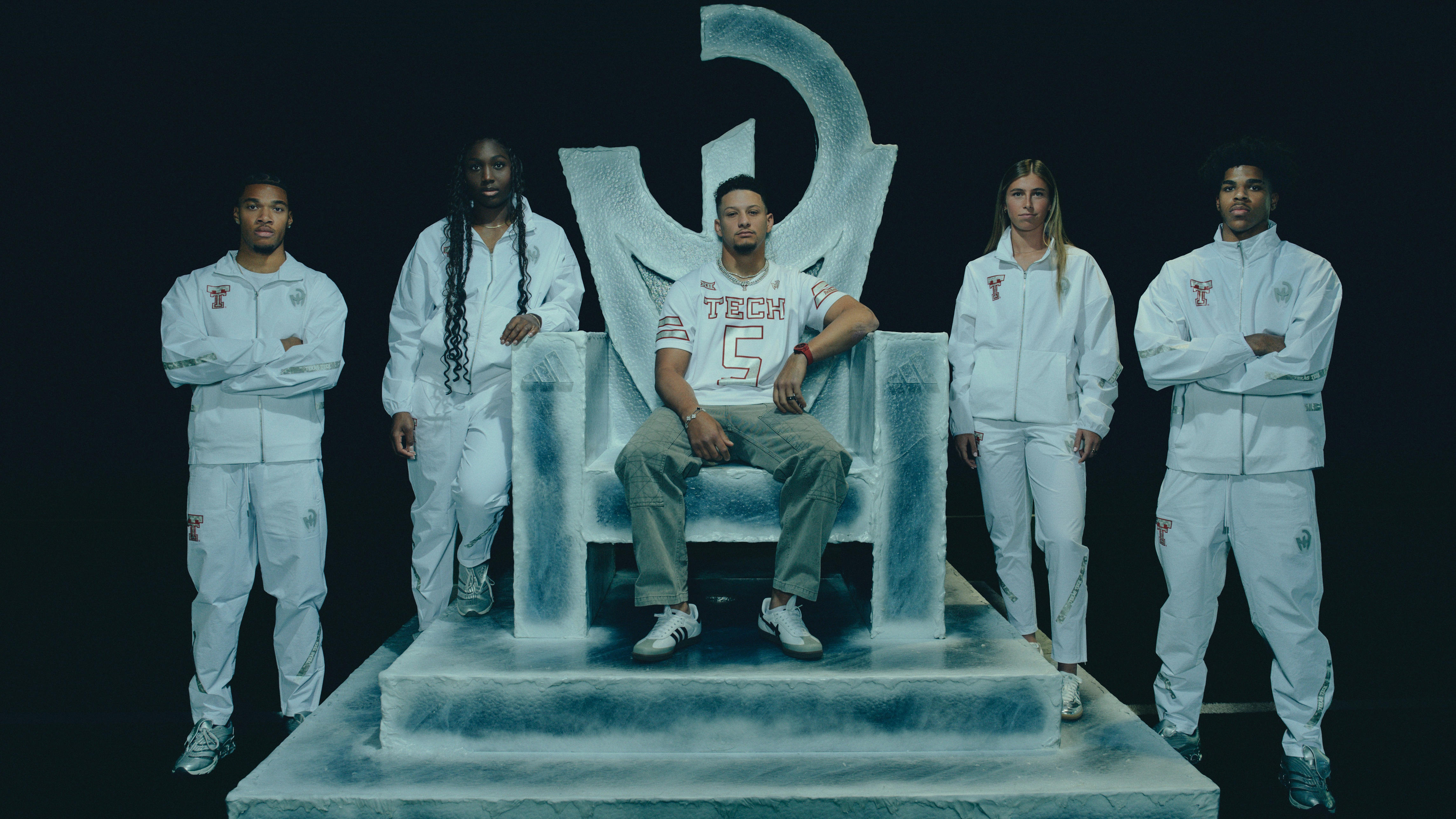 Patrick Mahomes reveals new 'Team Mahomes' NIL student-athlete class