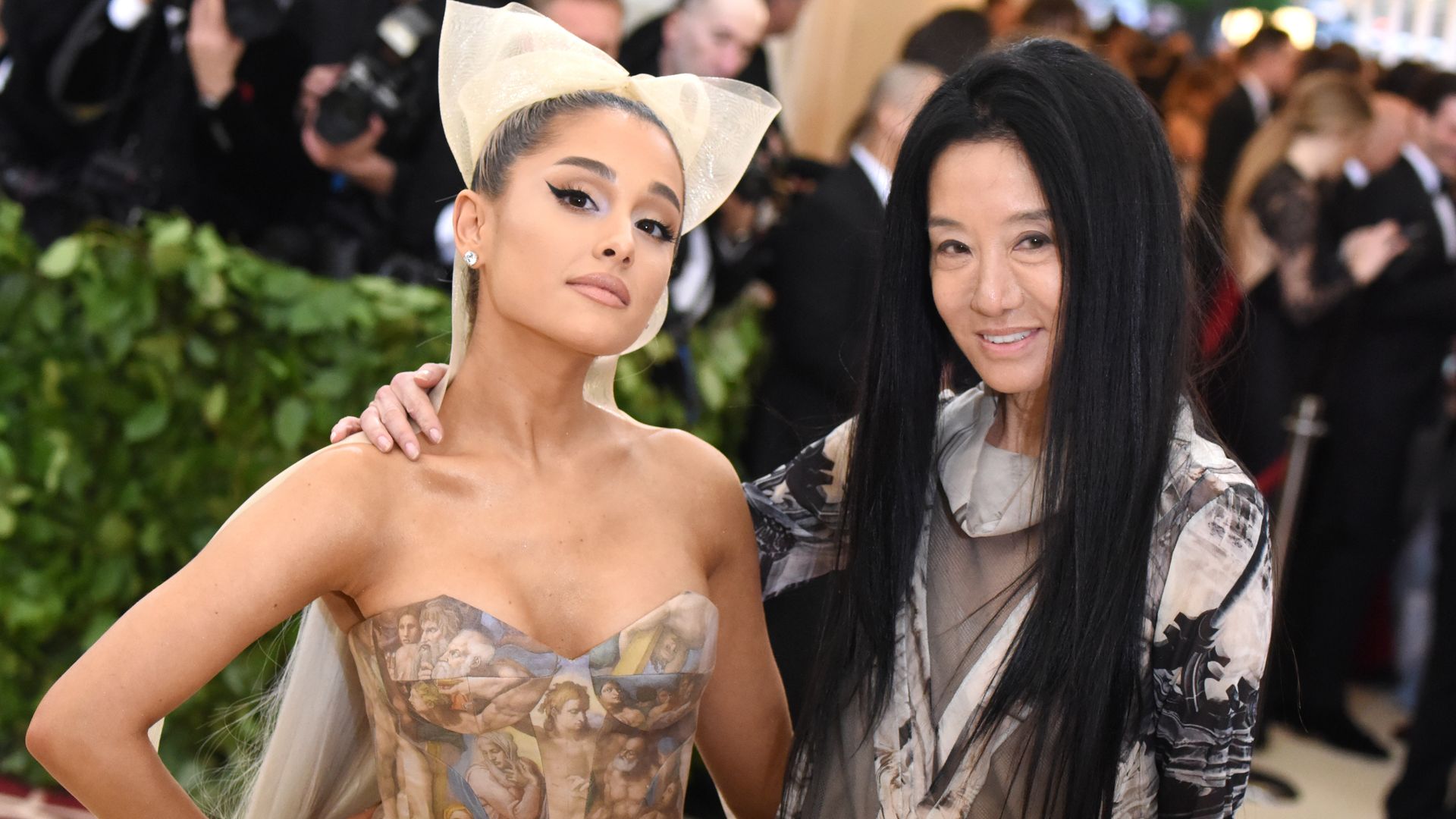 El increíble pacto con el diablo de Vera Wang, la diseñadora de los ...