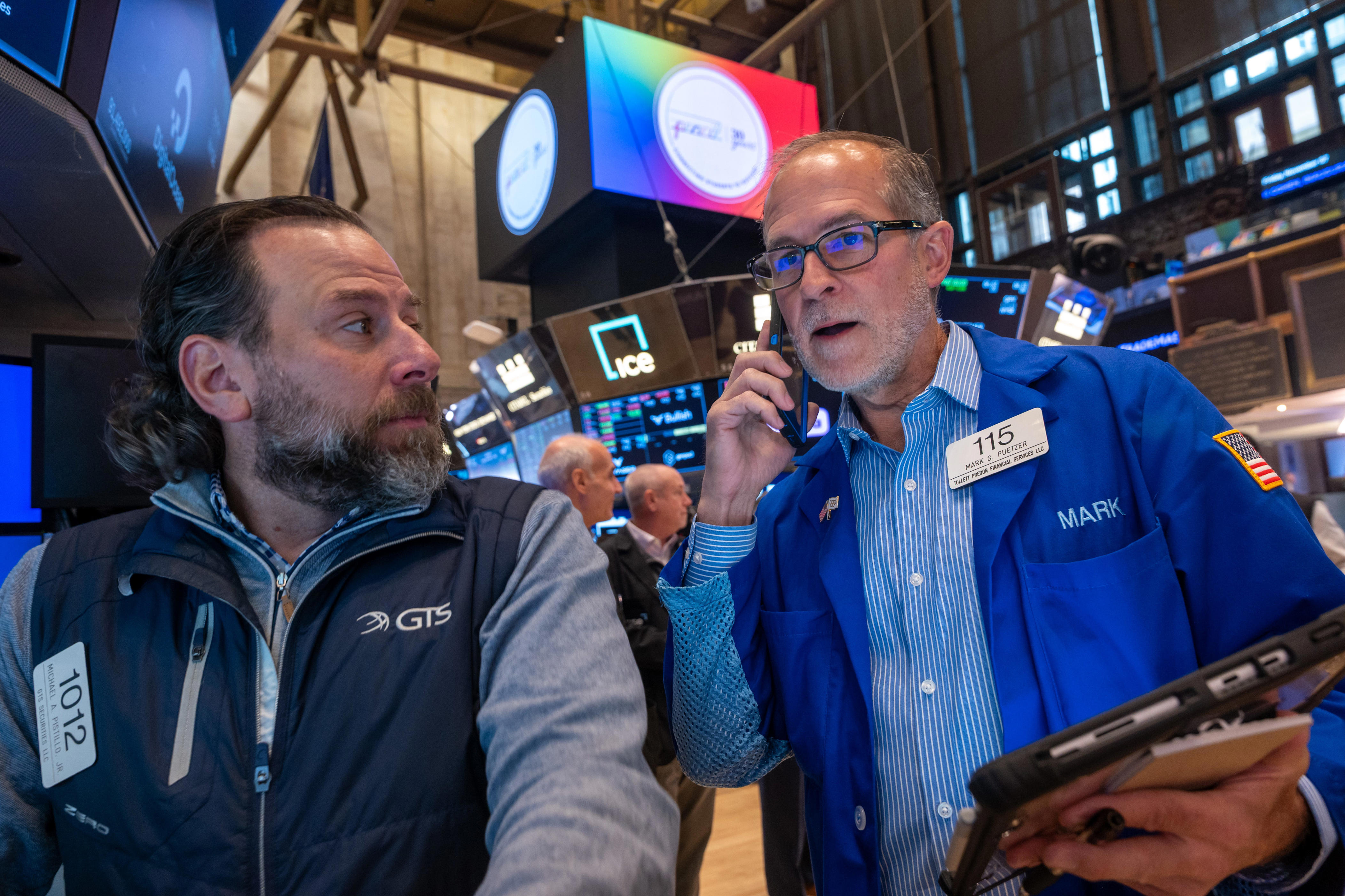 Stocks close sharply higher Monday as government shutdown end seems closer